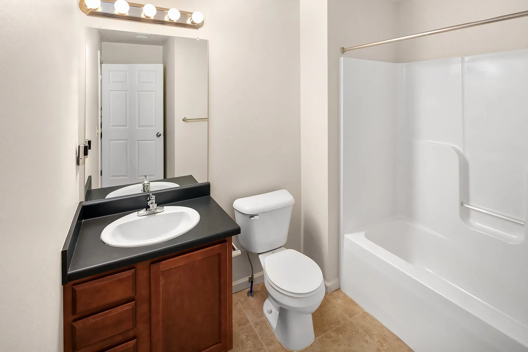 CHALET | 3 Bed Apartment | Mallard Pond Apartments & Condos