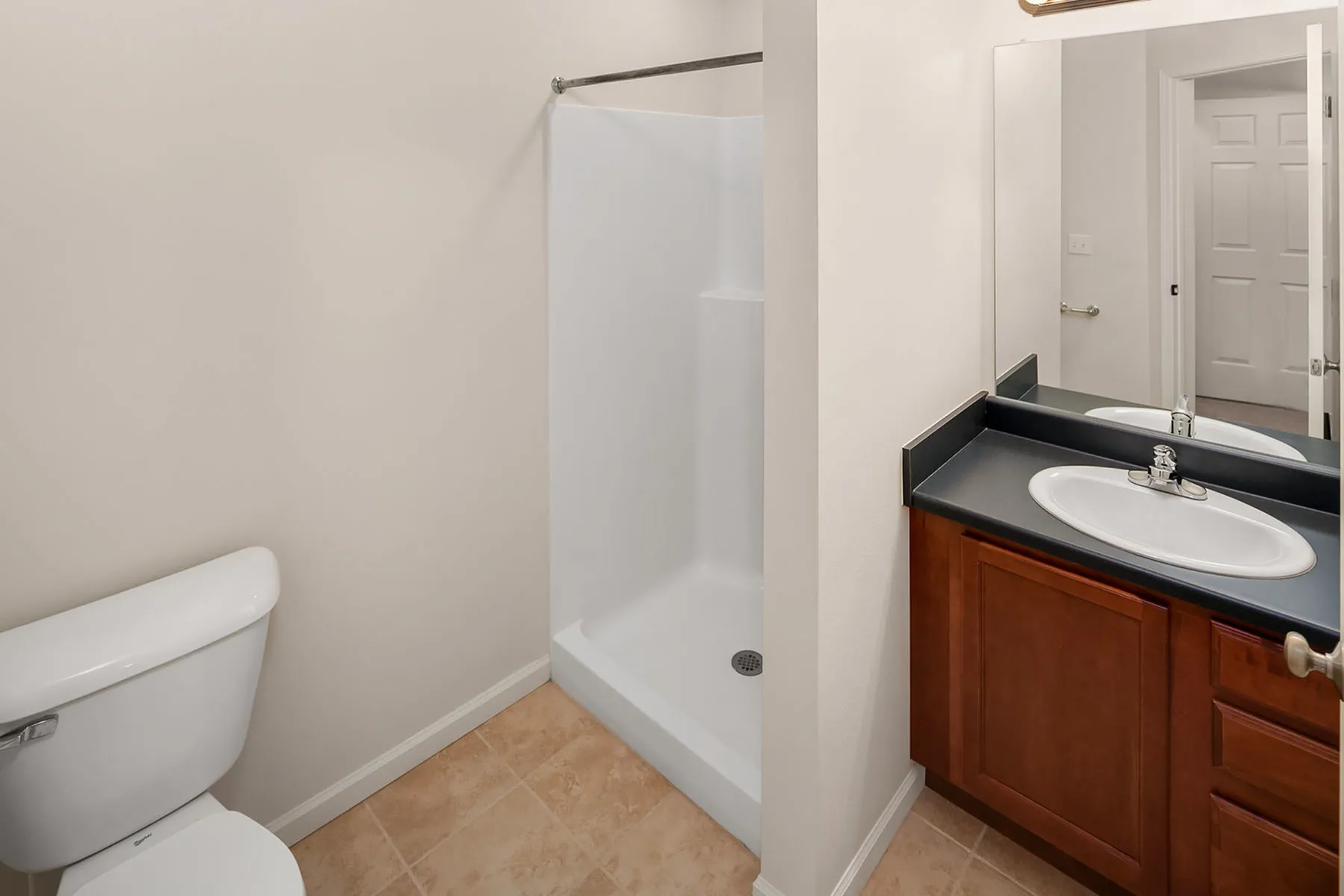 CHALET | 3 Bed Apartment | Mallard Pond Apartments & Condos