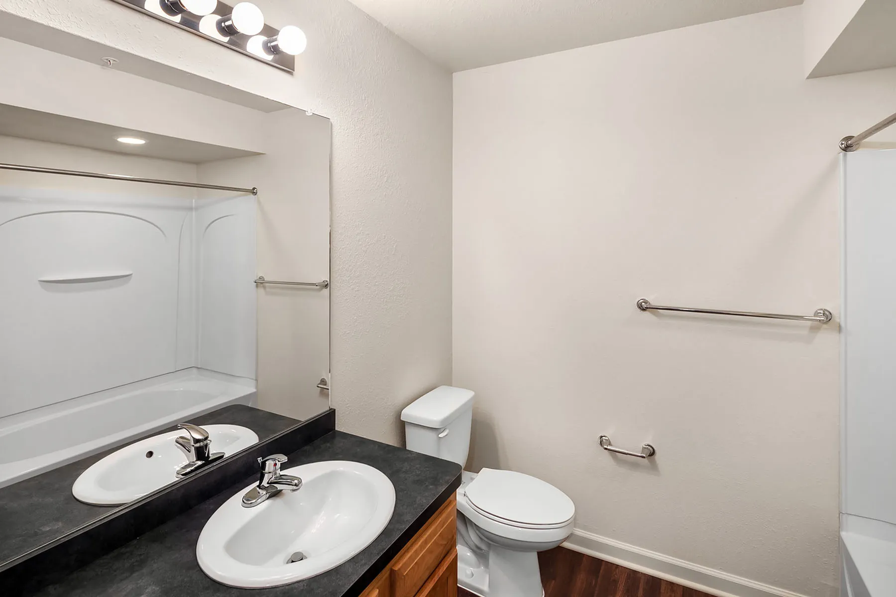 CHALET | 3 Bed Apartment | Mallard Pond Apartments & Condos