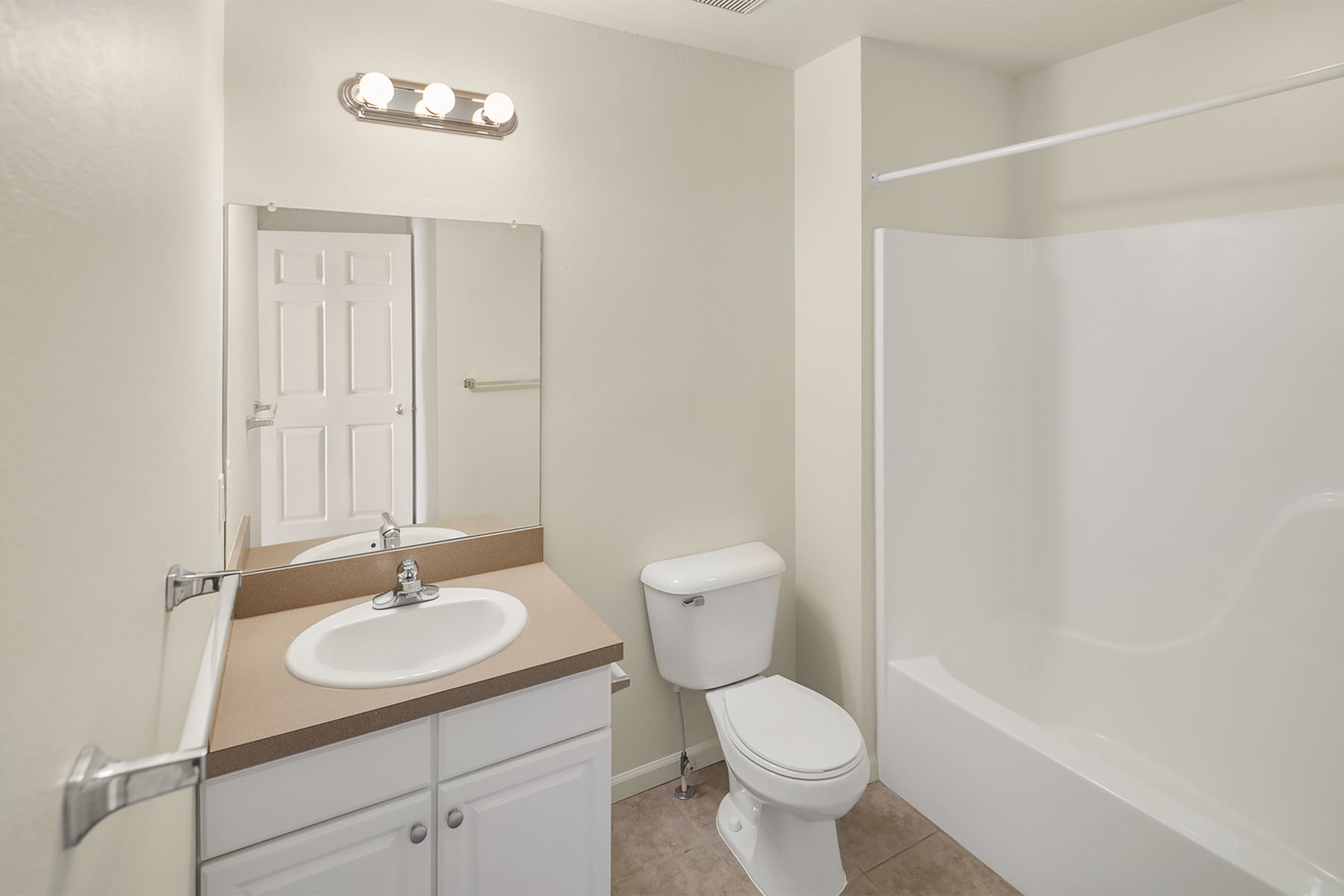 RETREAT | 2 Bed Apartment | Mallard Pond Apartments & Condos