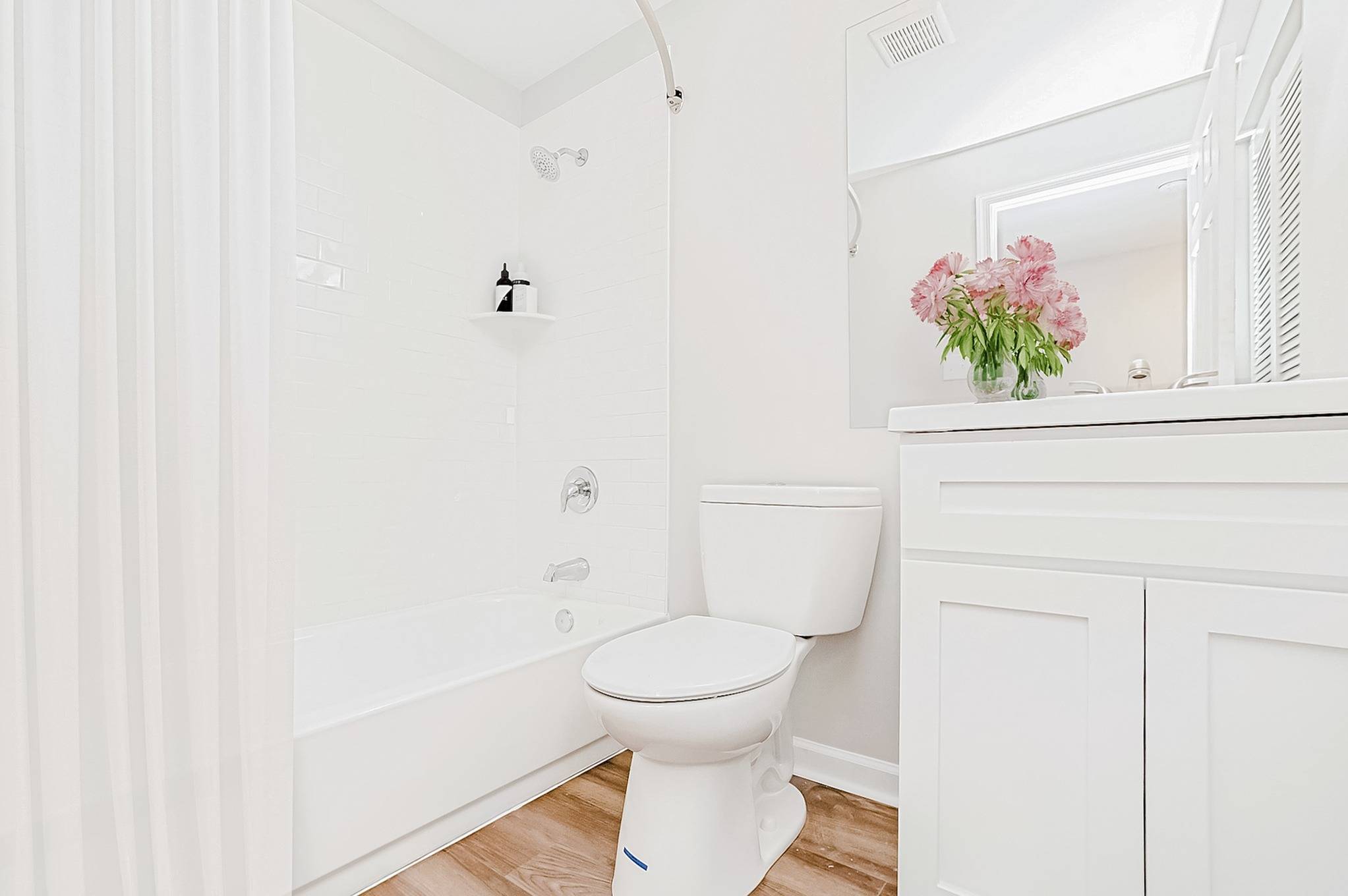 View Photos & Take A Virtual Tour | Beacon Pointe Apartments and Townhomes