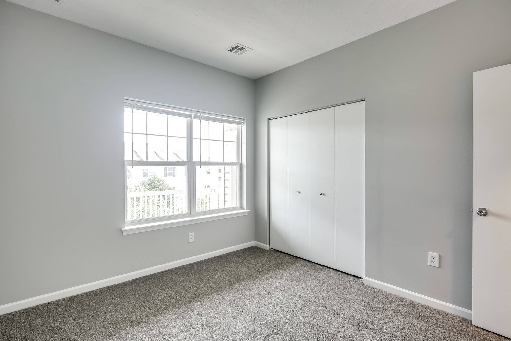 View Photos & Take A Virtual Tour | The Villas of Castleton Apartments