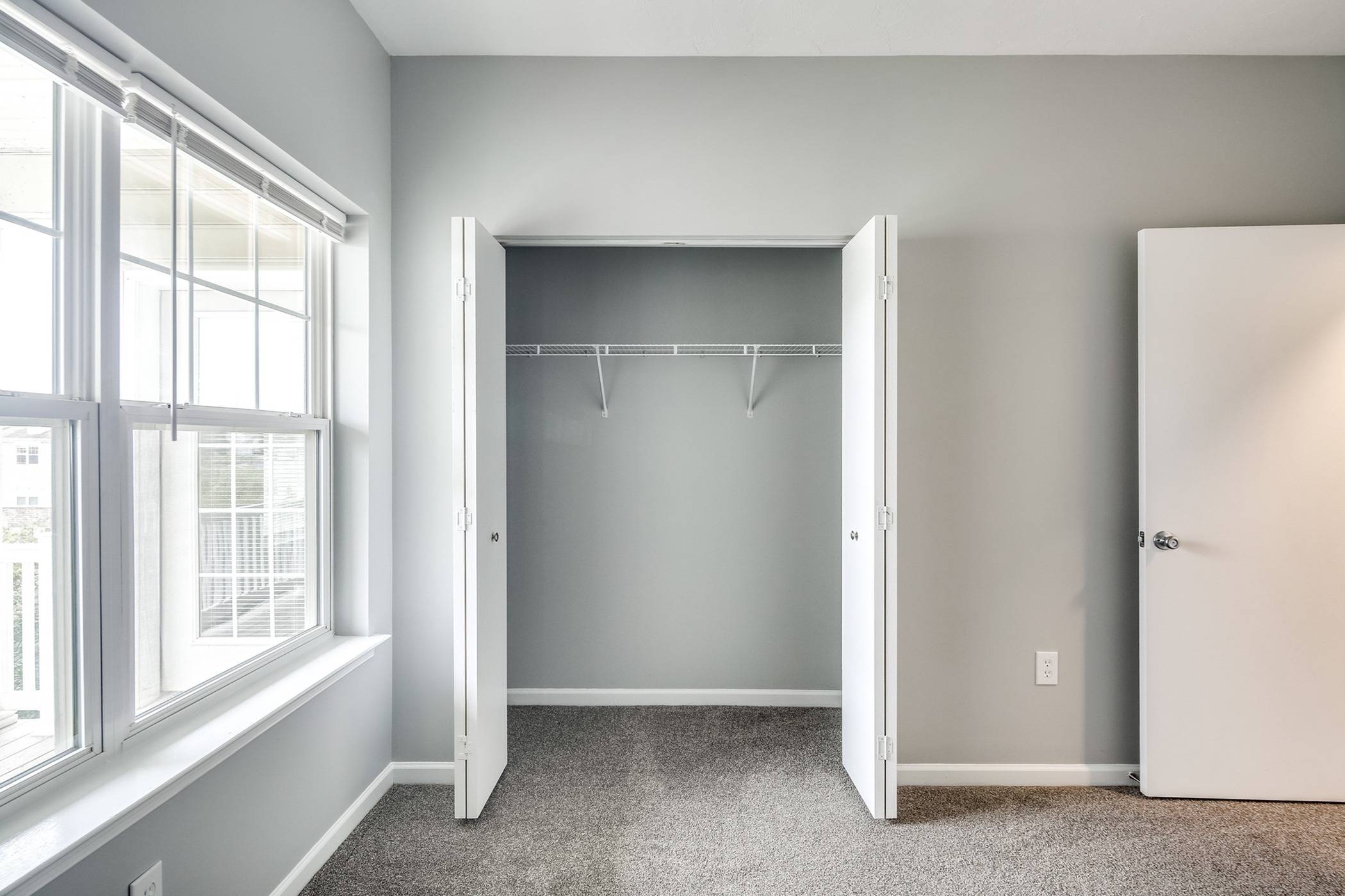 View Photos & Take A Virtual Tour | The Villas of Castleton Apartments