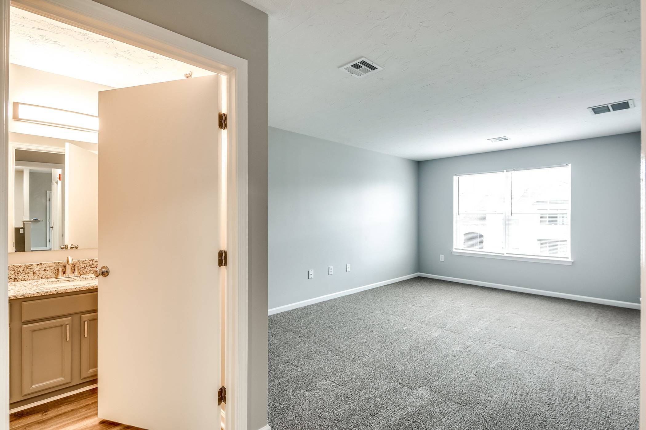 View Photos & Take A Virtual Tour | The Villas of Castleton Apartments