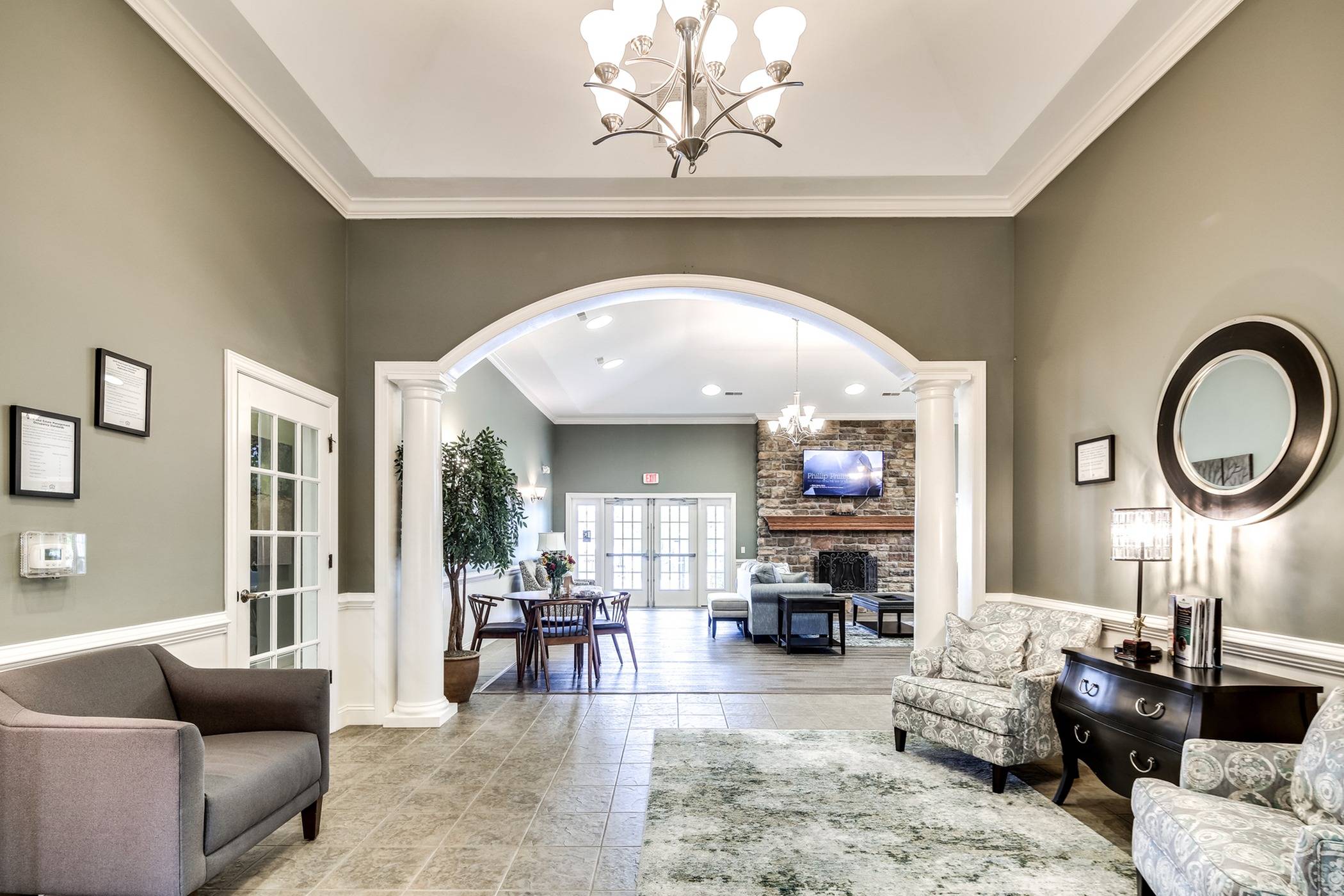 View Photos & Take A Virtual Tour | The Villas of Castleton Apartments