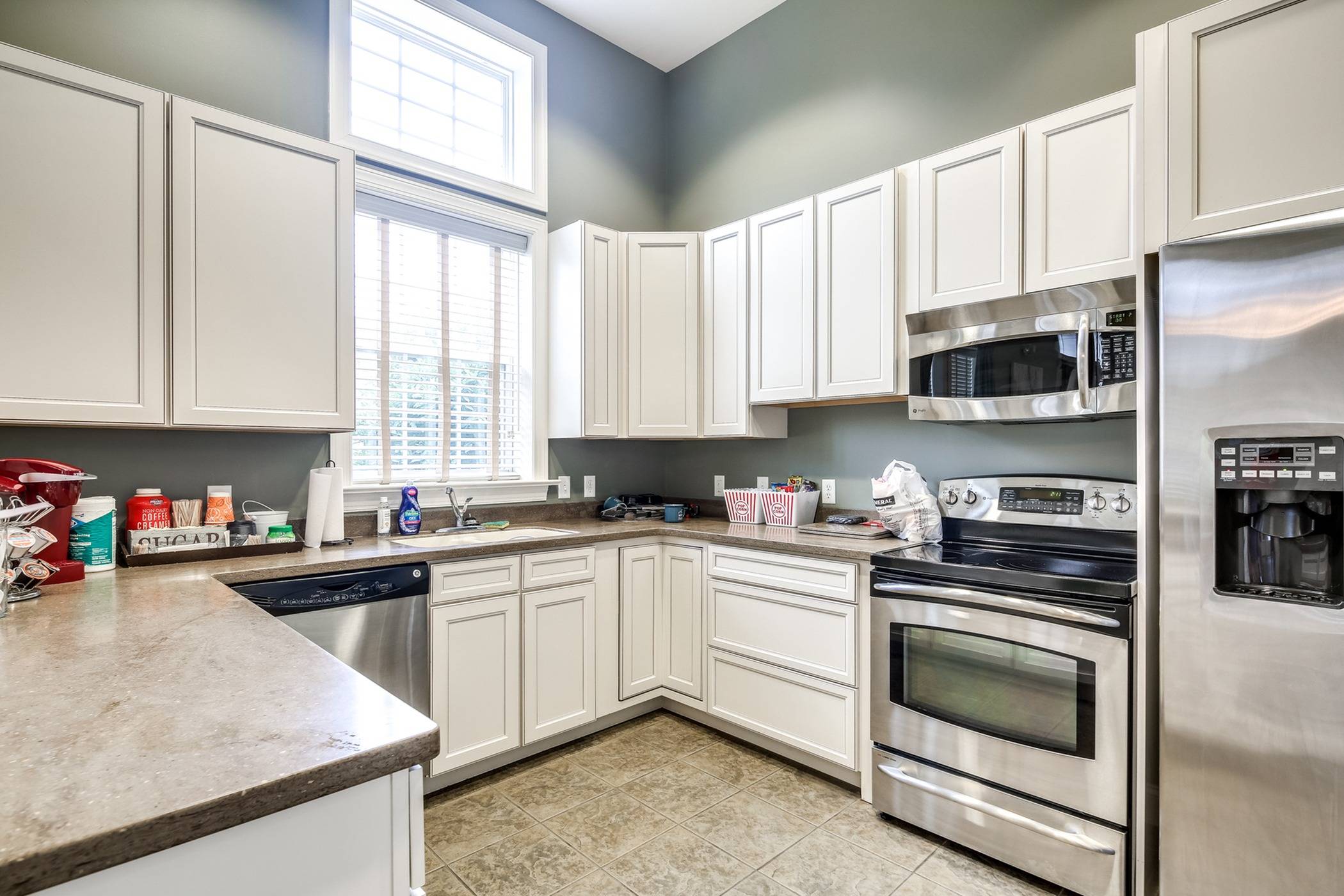 View Photos & Take A Virtual Tour | The Villas of Castleton Apartments