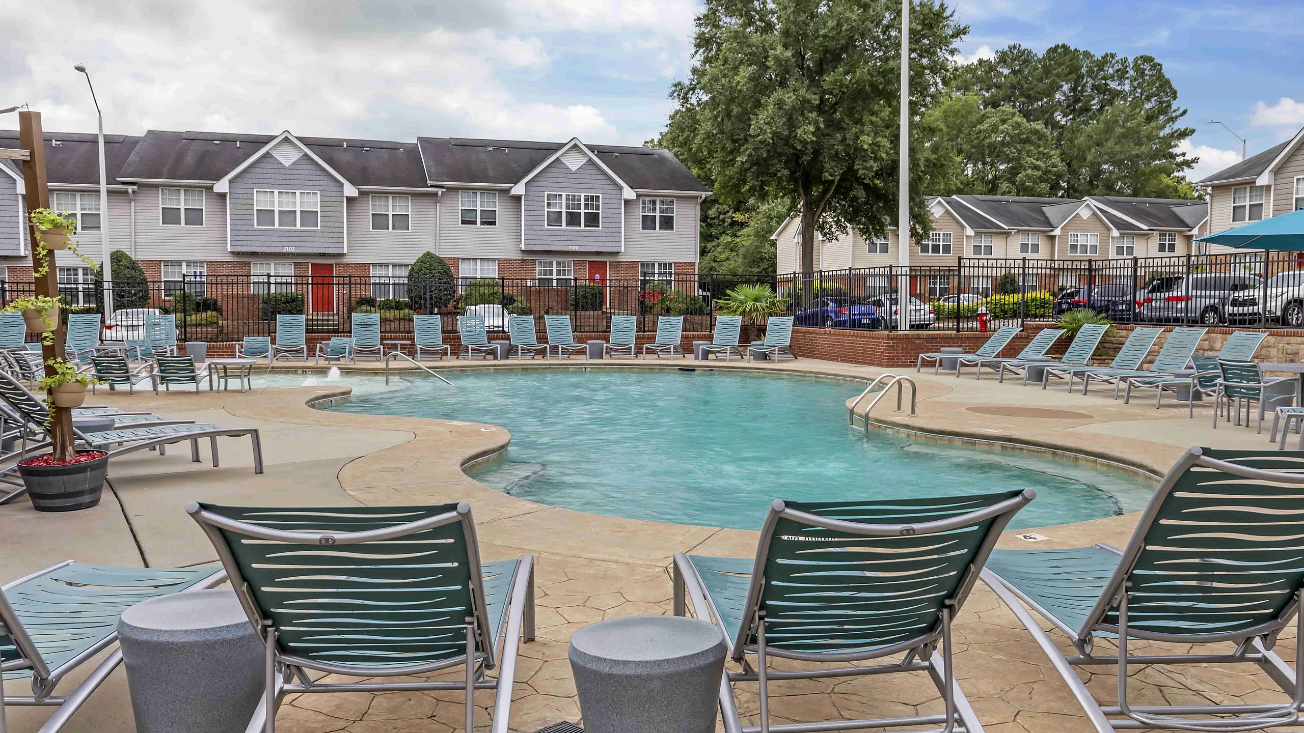 University Suites | Apartments In Raleigh, NC | NC State Student Apartments