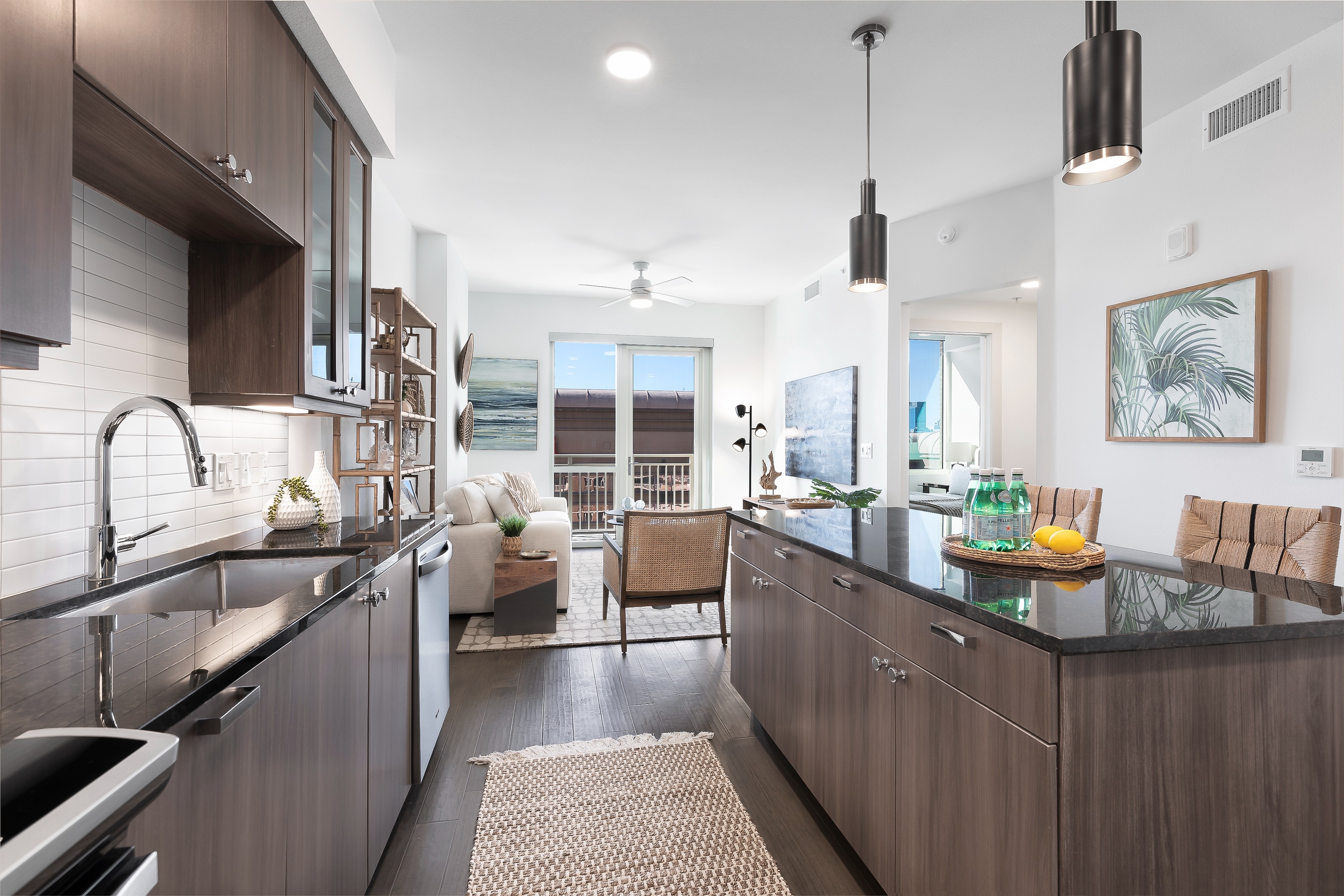 Studio, 1, 2 & 3-Bed Luxury Apartments in Austin | Alexan Waterloo