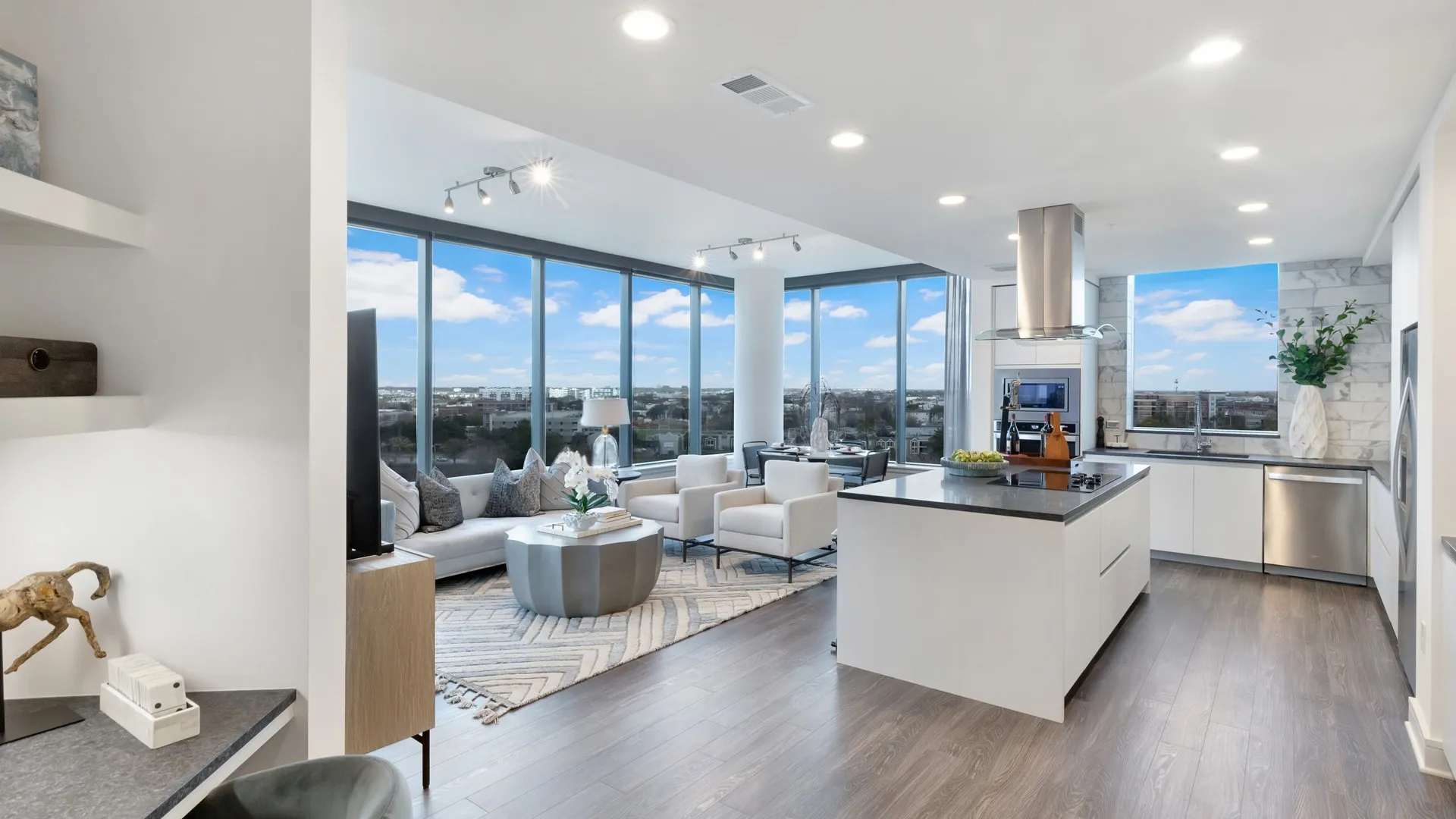 Luxury High Rise Apartments in Houston | Hanover Autry Park