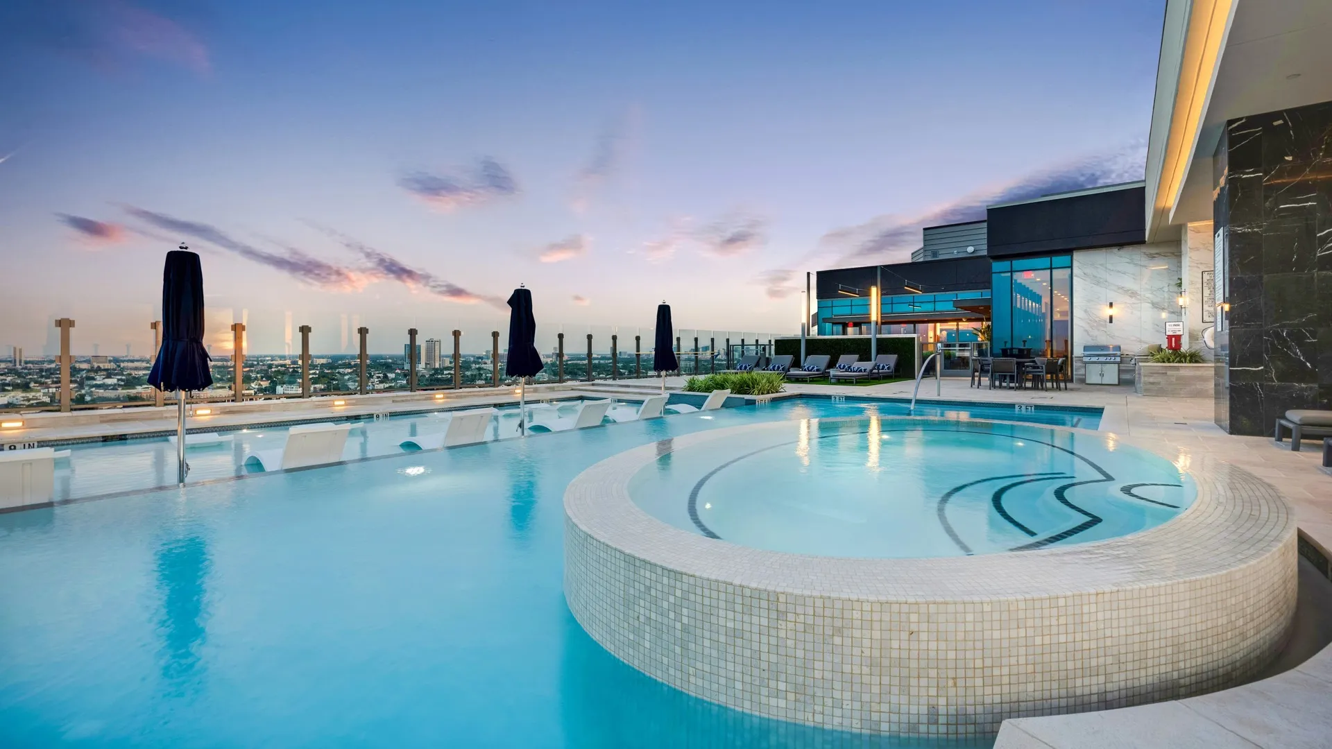 Luxury High Rise Apartments in Houston | Hanover Autry Park