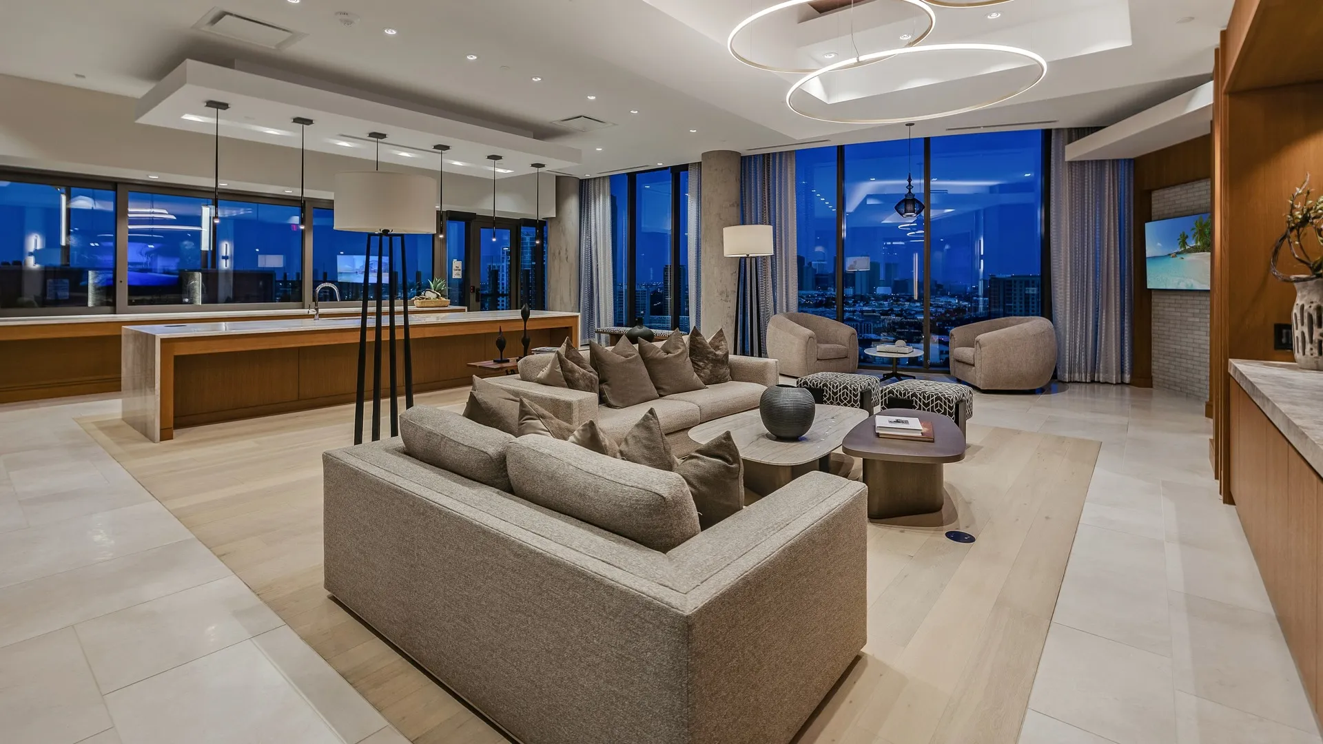 Luxury High Rise Apartments in Houston | Hanover Autry Park