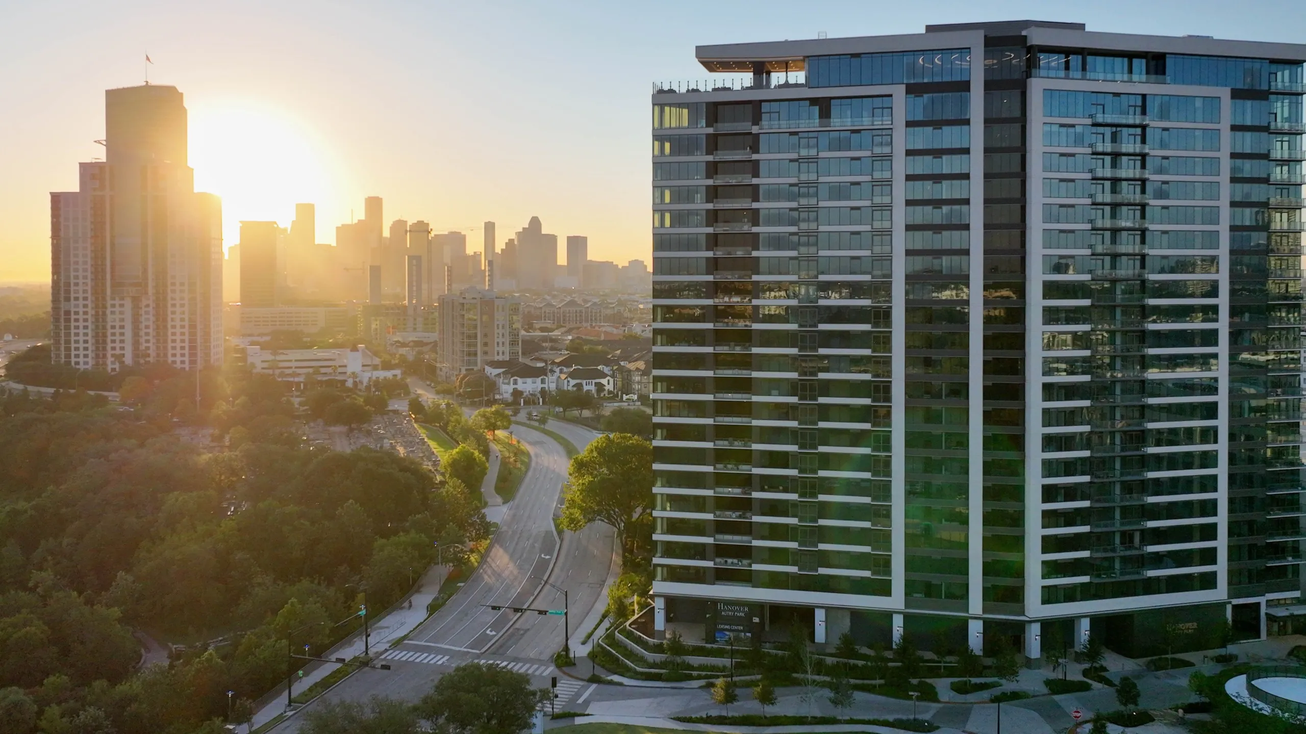 Luxury High Rise Apartments in Houston | Hanover Autry Park