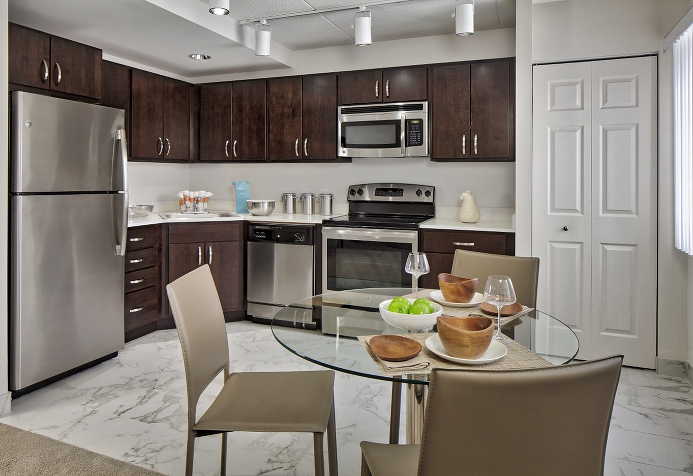 The GLEN VIEW | Apartments In Glenview, IL