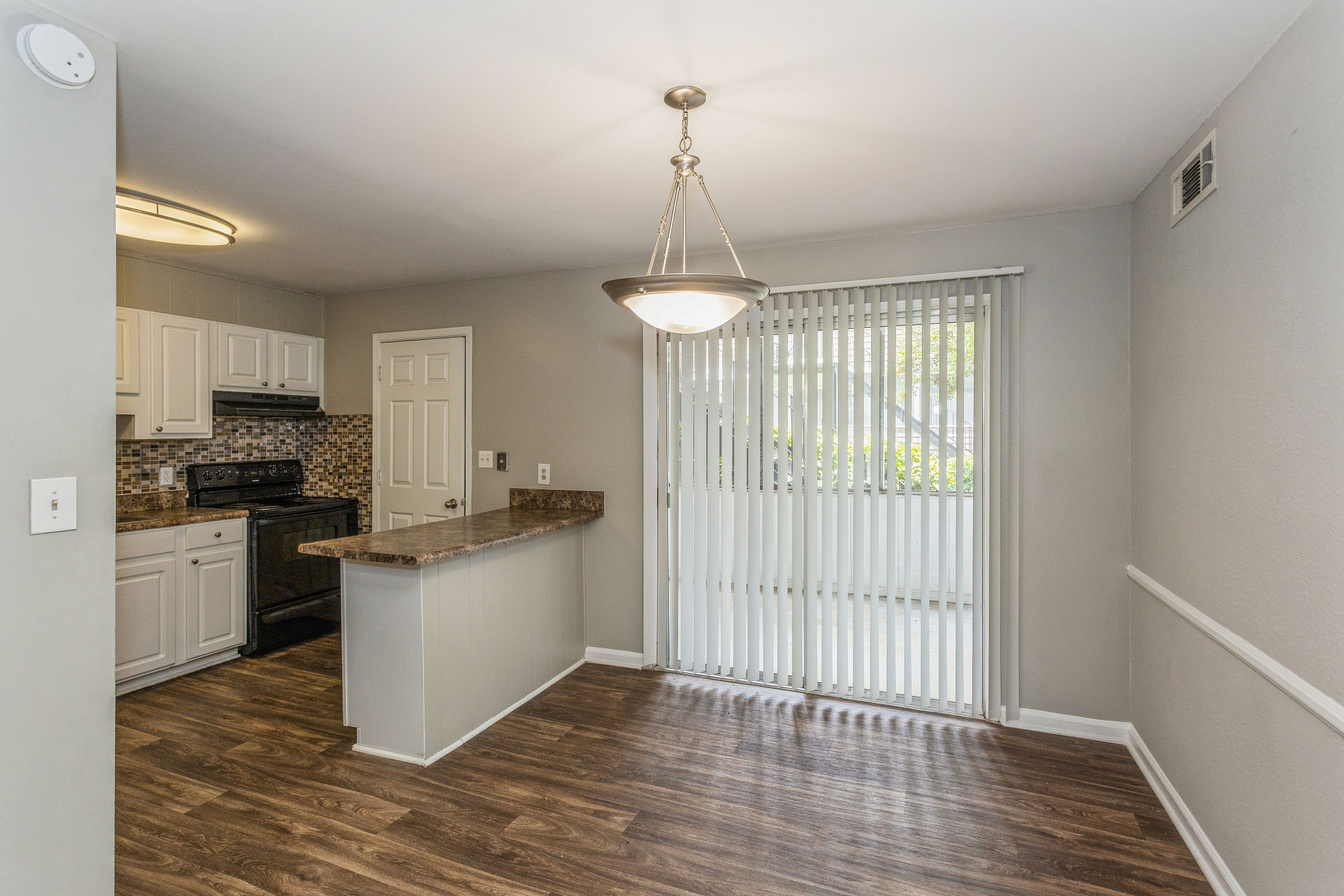 Experience Granite Countertops and Walk-in Closets North of Atlanta ...