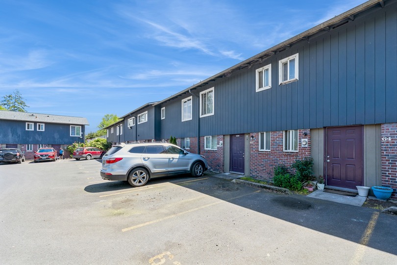 View Photos | Alturas Vose Townhomes