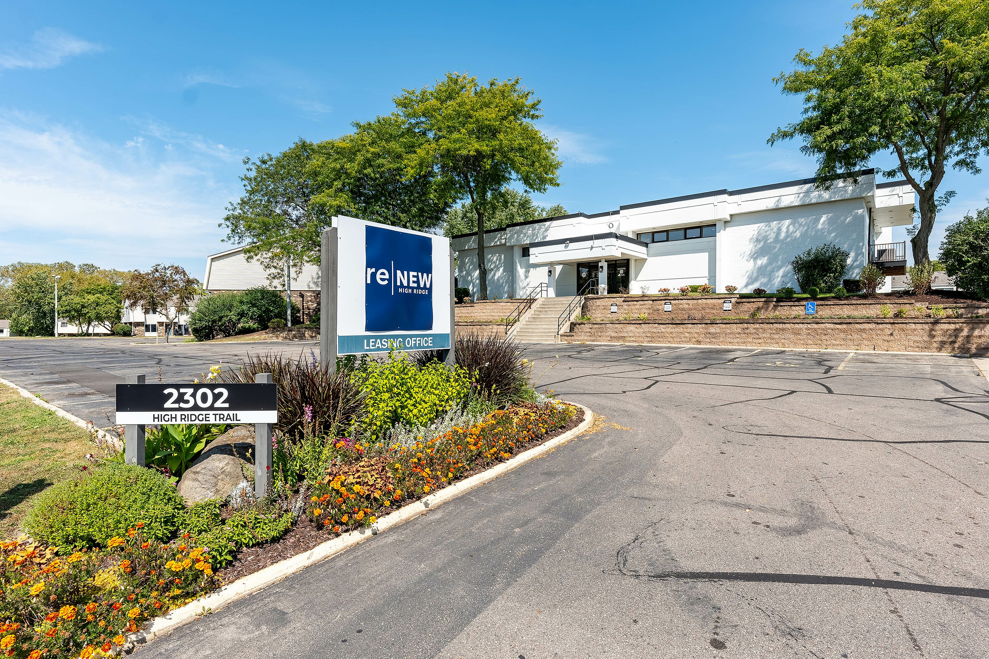 Tour Our Gallery | ReNew High Ridge Apartments Homes, Fitchburg, WI
