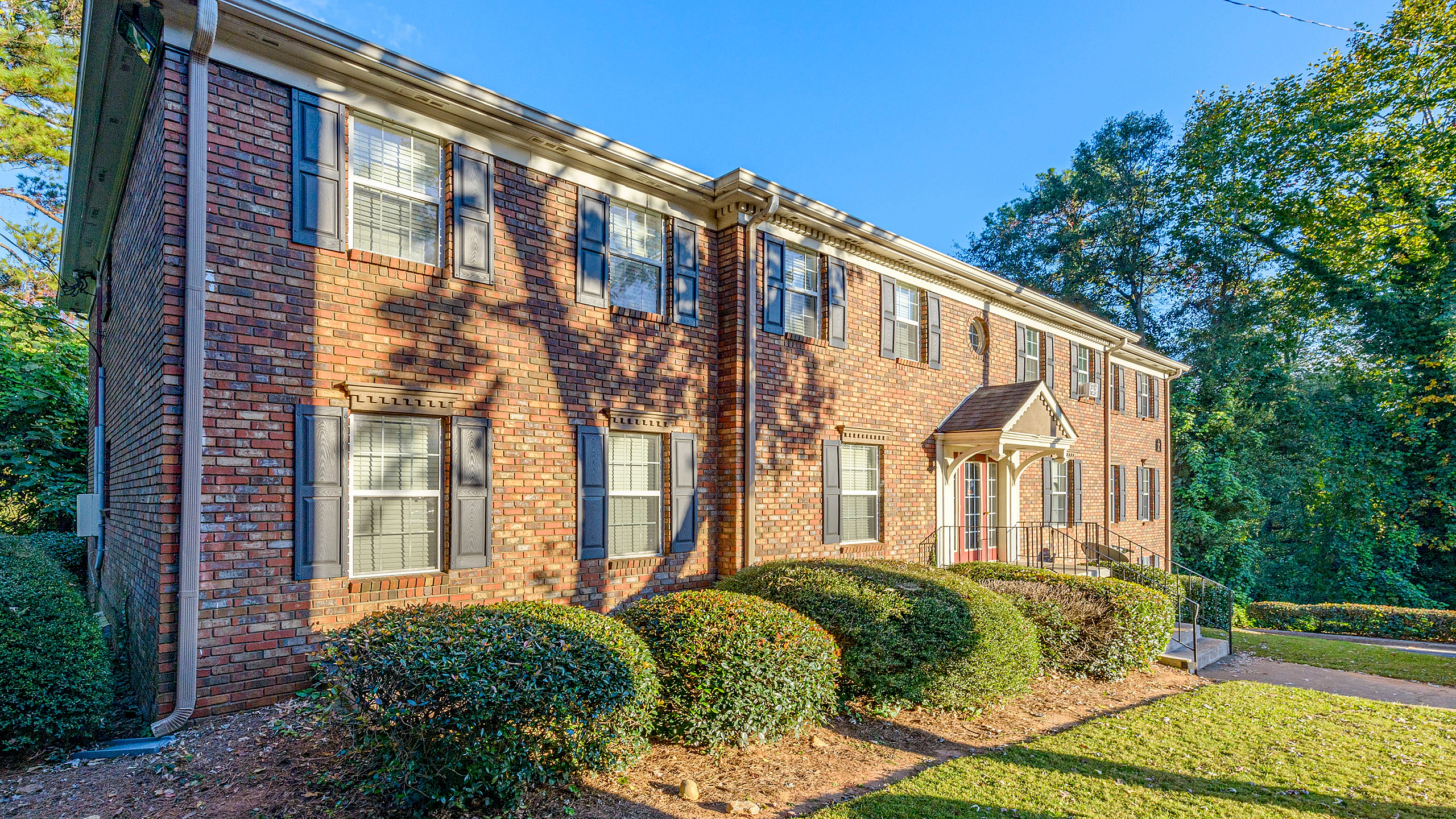 1, 2, & 3-Bed Pet Friendly Apartments Near Atlanta | ReNew Chastain ...