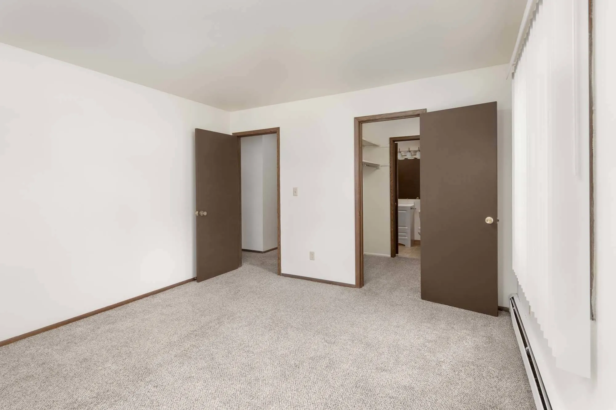 Photo Gallery & Tour | Stone Point Apartments