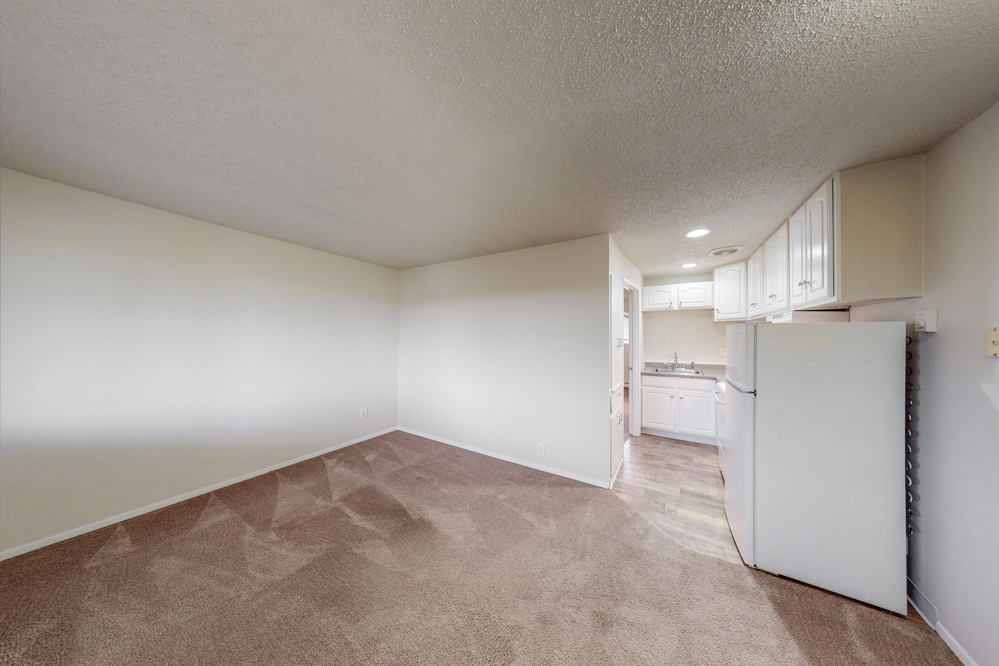 View Photos & Take A Virtual Tour | Highland Court Apartments