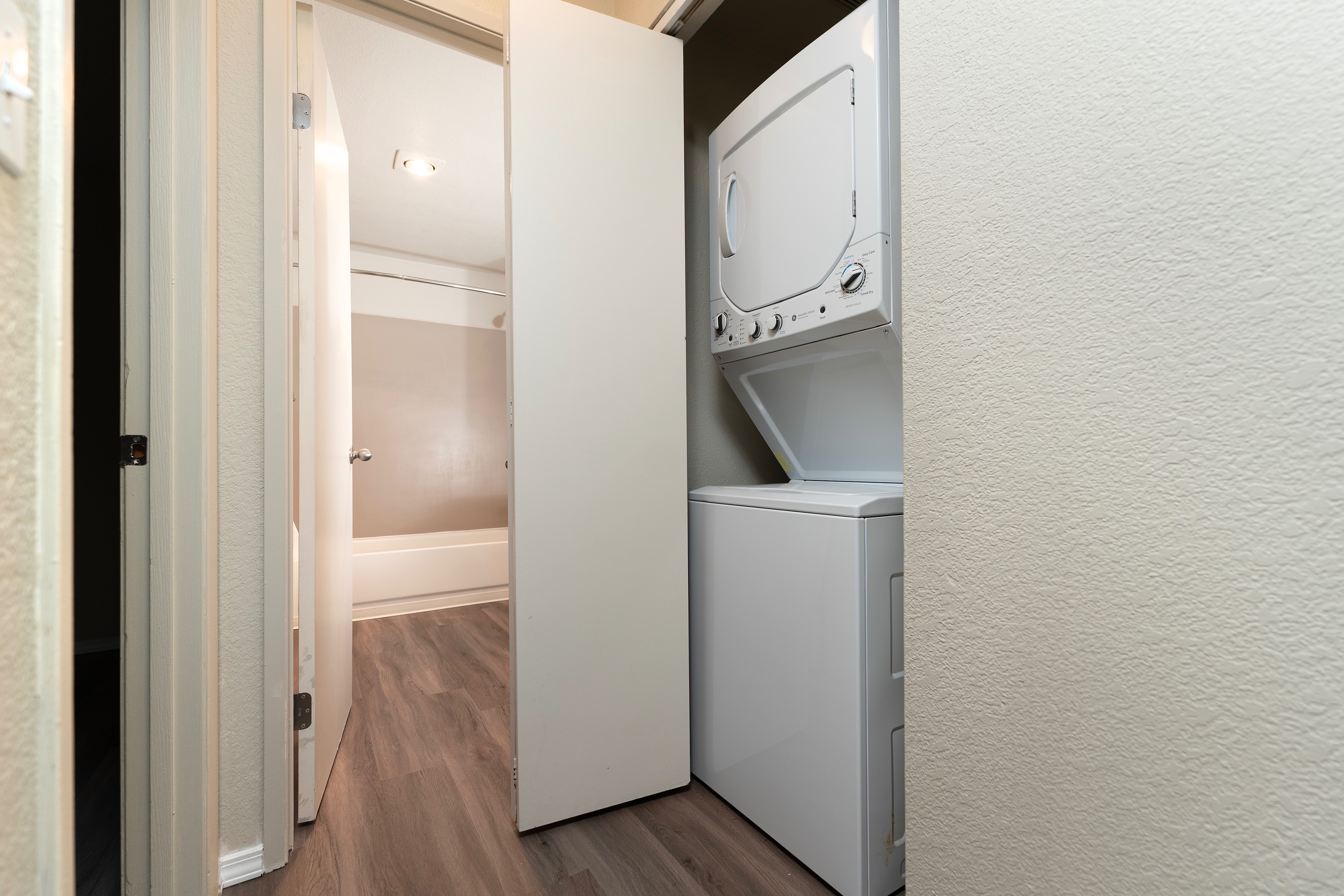 Photos & Virtual tours l Windemere Apartments l Steilacoom, Wa