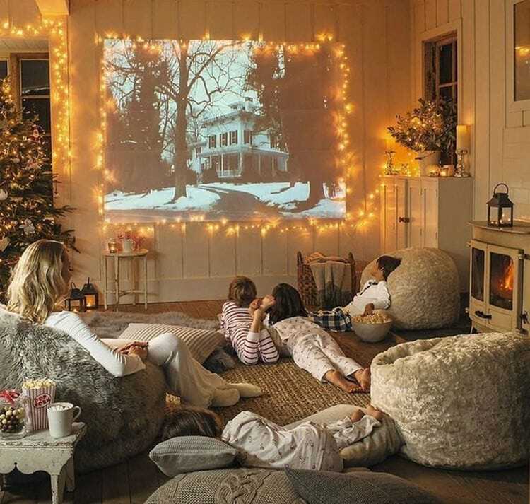Hosting the Ultimate Cozy Movie Marathon at Home