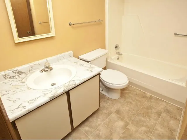 View Photos | Heathmoore Apartments | Apartments in Clinton Township