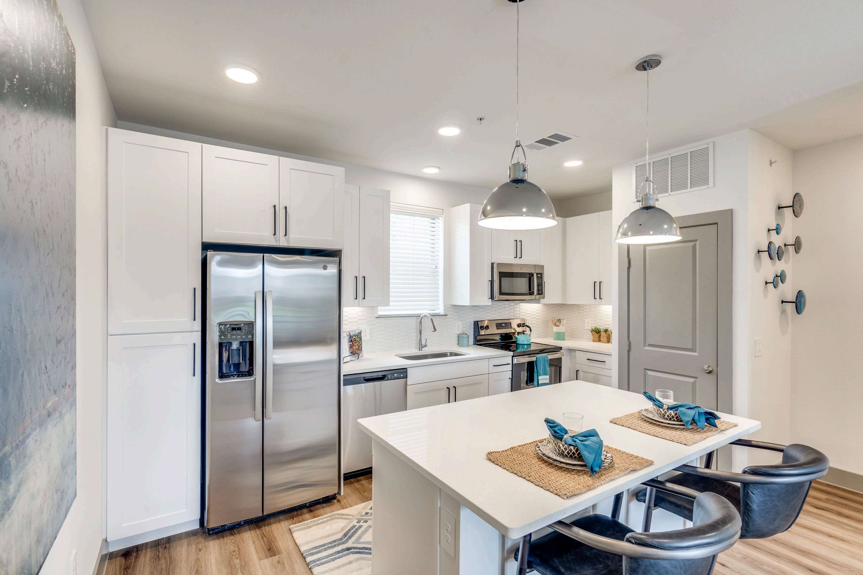 View Our Amenities | Midway Row House