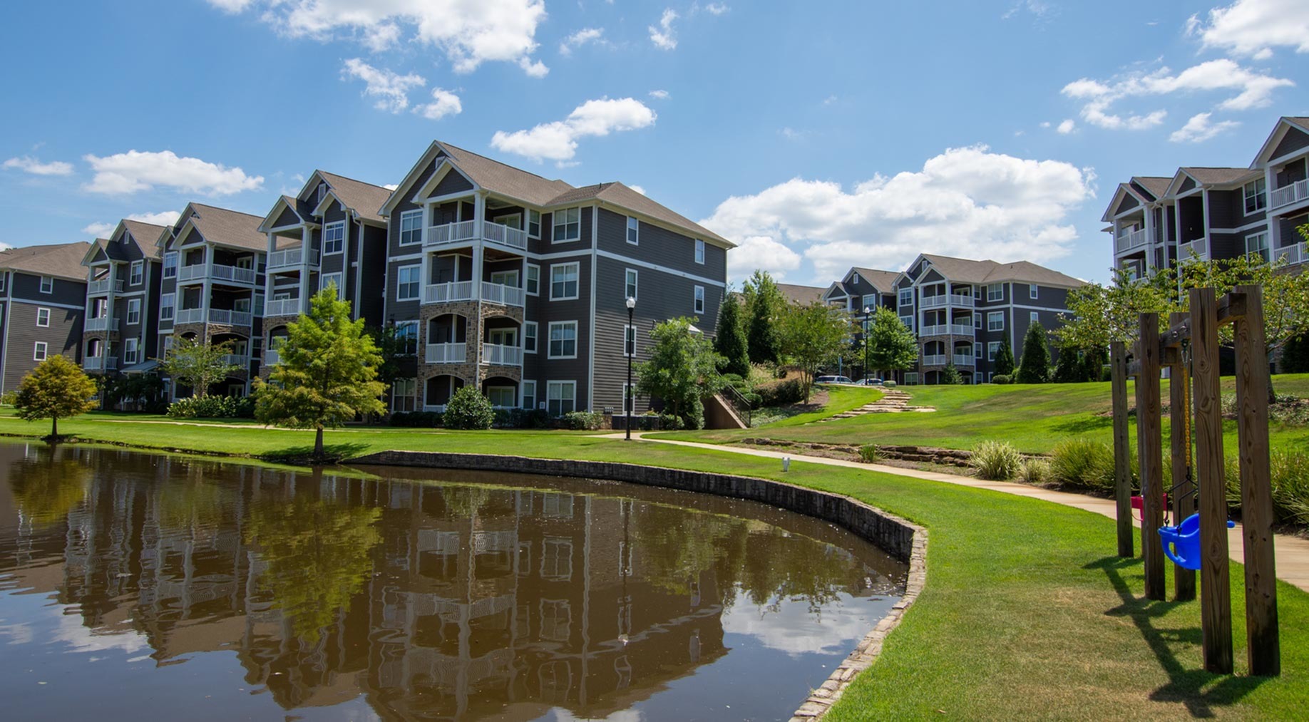 View Photos & Take A Virtual Tour | Lakeside Village Apartments