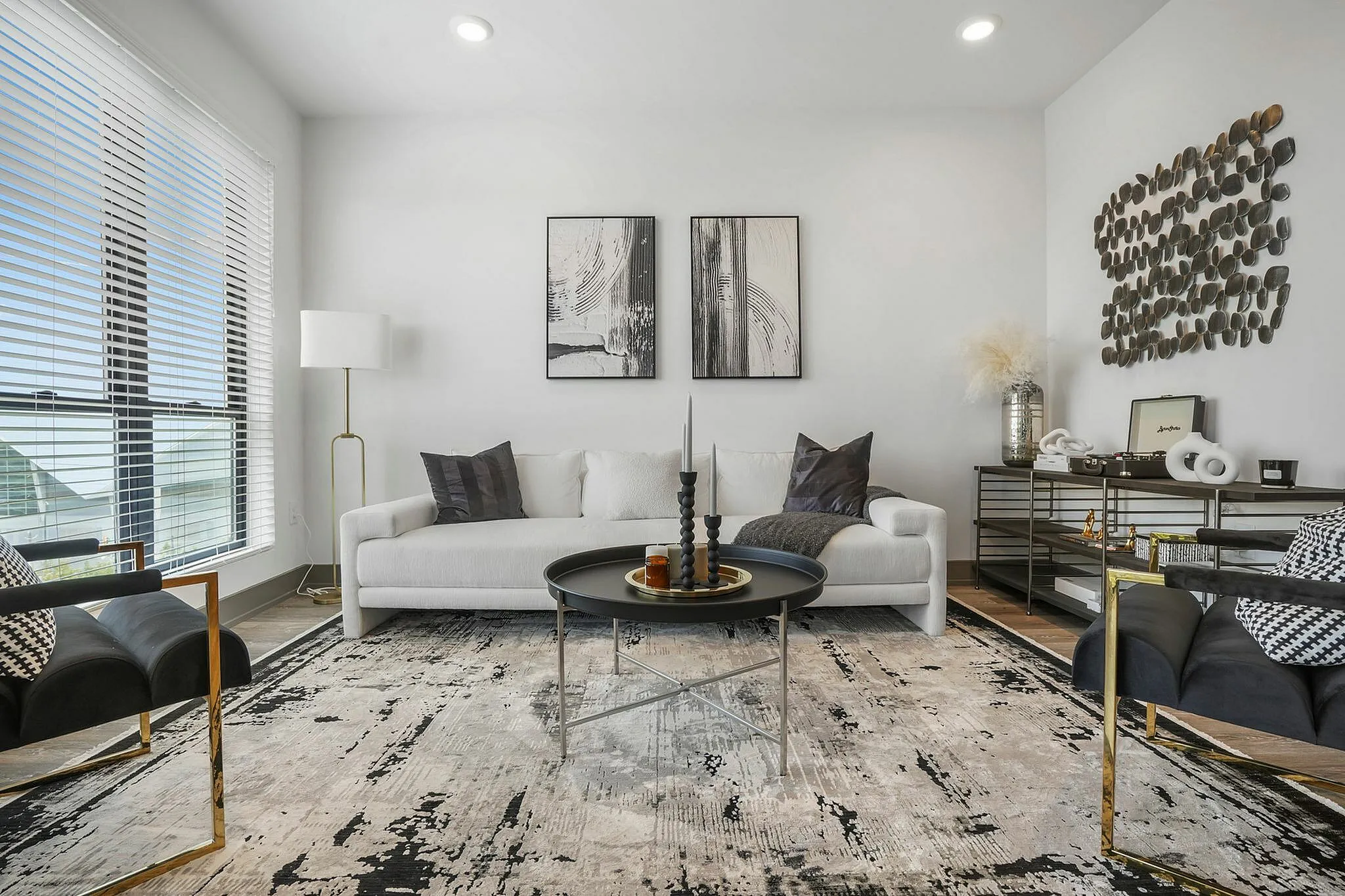 View Photos & Take A Virtual Tour | Castleberry Park