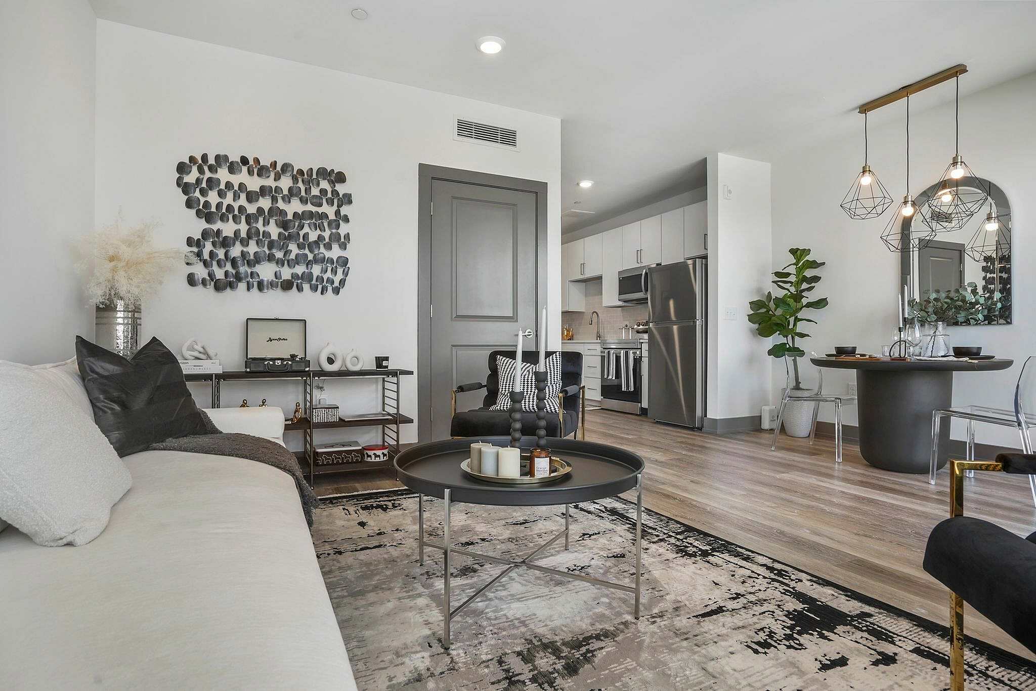 View Photos & Take A Virtual Tour | Castleberry Park