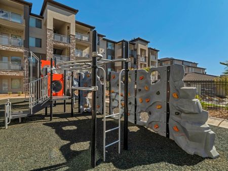 View Photos & Take A Virtual Tour | Grayhawk at River's Edge