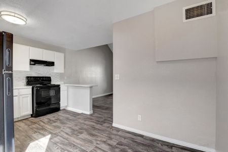 View Photos | Green Tree Apartments