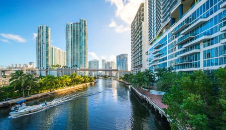 Studio, 1 & 2 Bedroom Miami Apartments | SOMA at Brickell