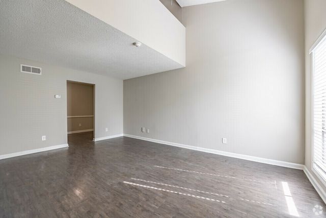 1 Bed Apartments - Check Availability | Decatur Lofts