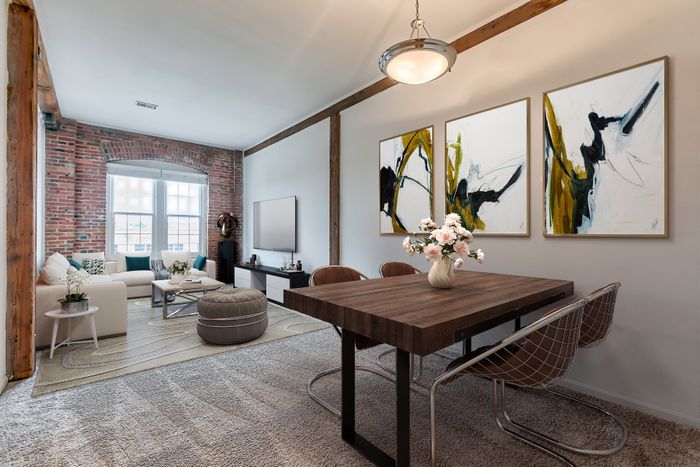 View Photos & Take A Virtual Tour | Thames Point