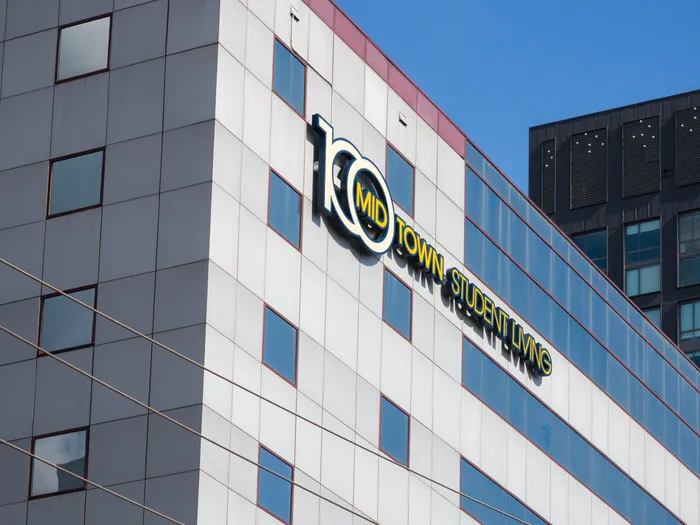 View Photos & Take A Virtual Tour | 100 Midtown