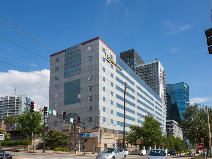 View Photos & Take A Virtual Tour | 100 Midtown