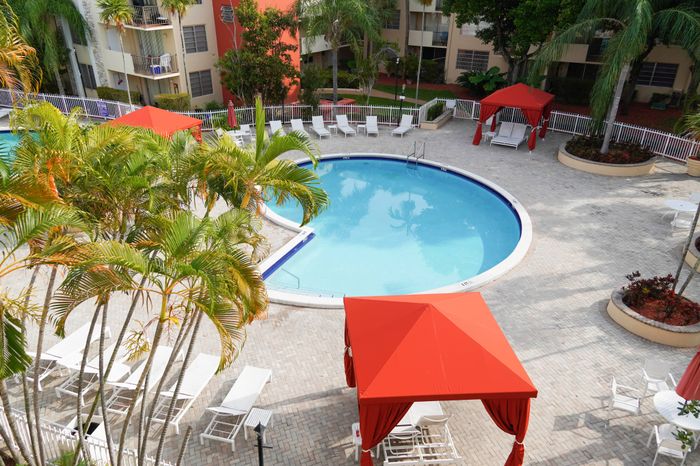 View Photos & Take A Virtual Tour | Colony at Dadeland