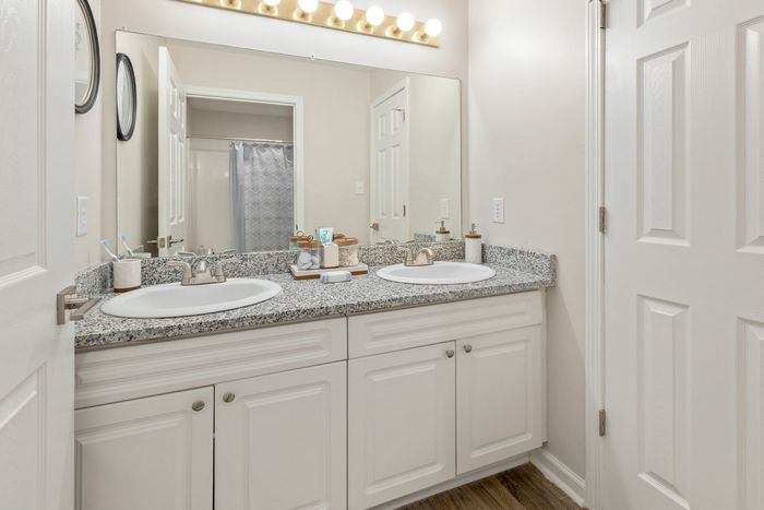 Photo Gallery — Theater Street Apartments in Lafayette, LA