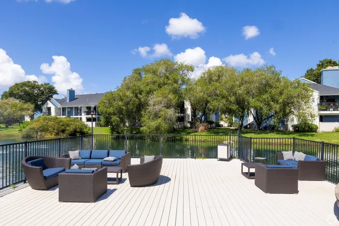 Photos | Bay Crossing Apartments in Tampa, FL
