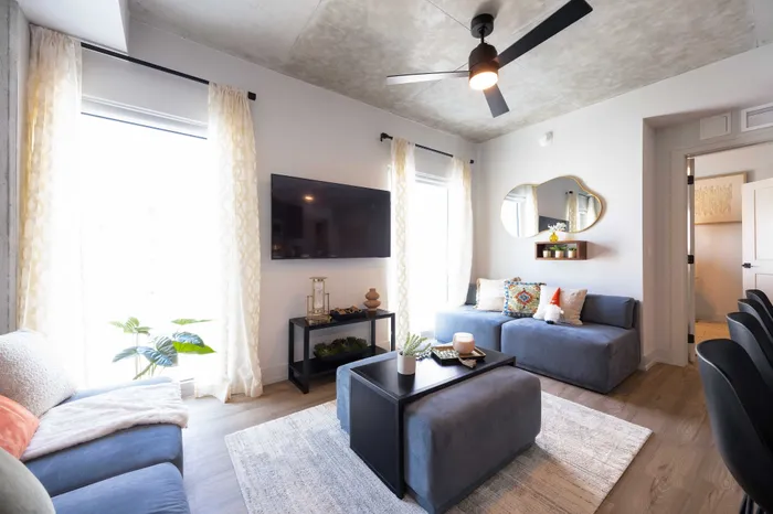 View Photos & Take A Virtual Tour | Icon at Austin