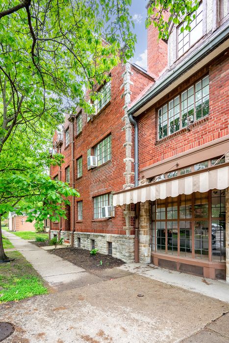 Studio - 3 Bed Apartments - Check Availability | Mariemont Square ...