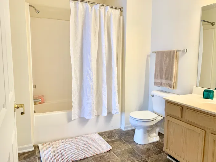 Photo Gallery & Tour | Barrington Place Apartments