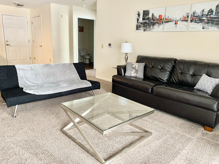 Photo Gallery & Tour | Barrington Place Apartments