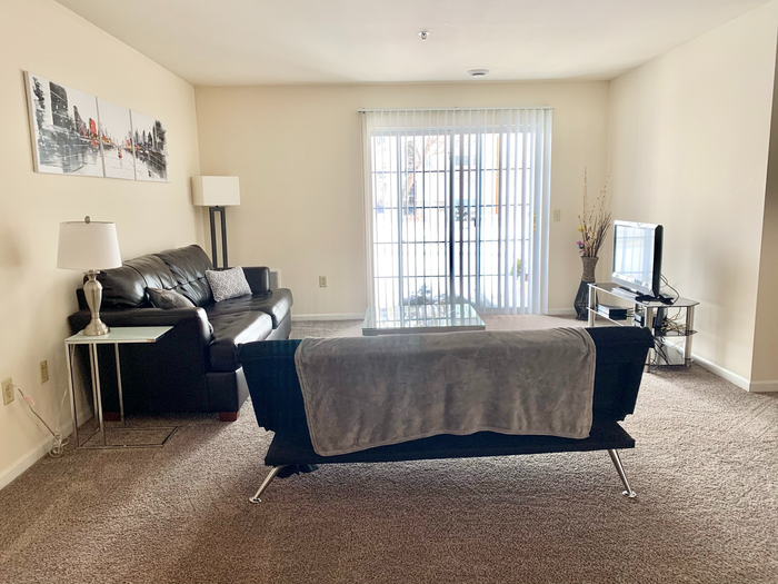 Photo Gallery & Tour | Barrington Place Apartments