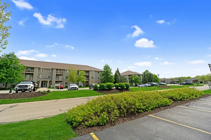 Photo Gallery & Tour | Saddle Brook Apartments